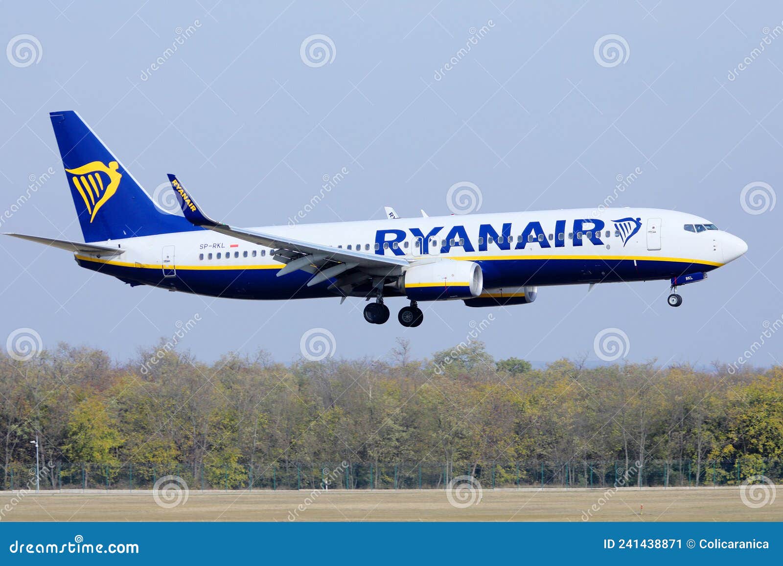 Ryanair landing on airport editorial photo. Image of ...