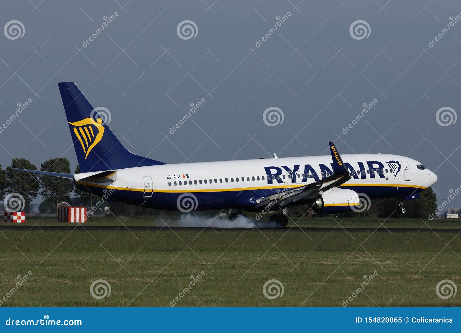 Ryanair Jet Landing, Touchdown Editorial Image - Image of flys ...