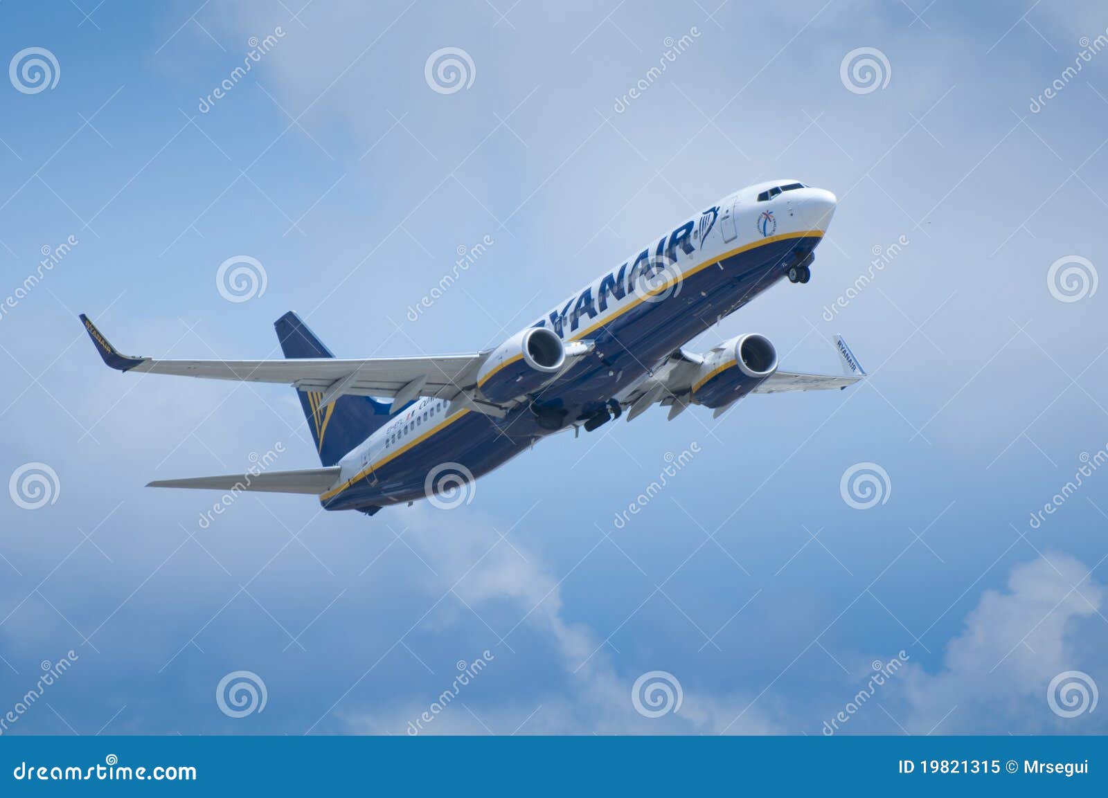 Ryanair Take Off editorial image. Image of lingus, spain - 19821315