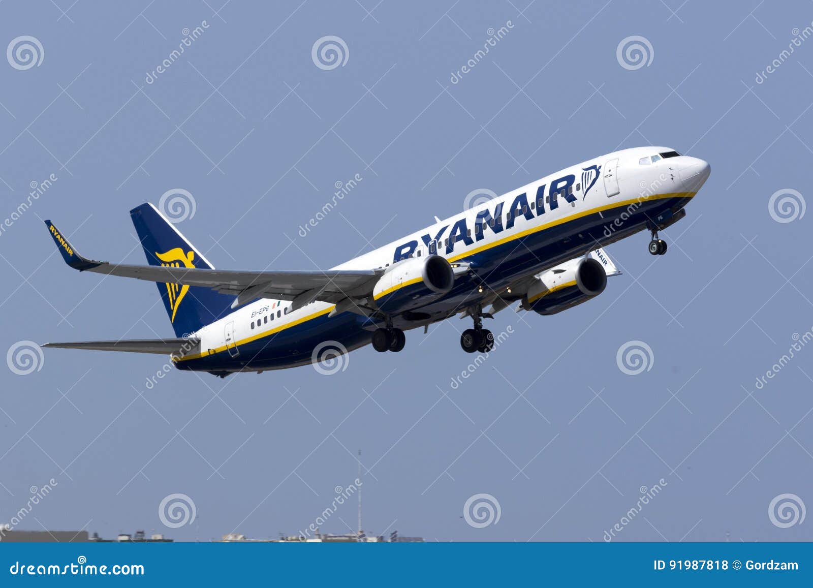 Ryanair on take off editorial stock photo. Image of budget - 91987818