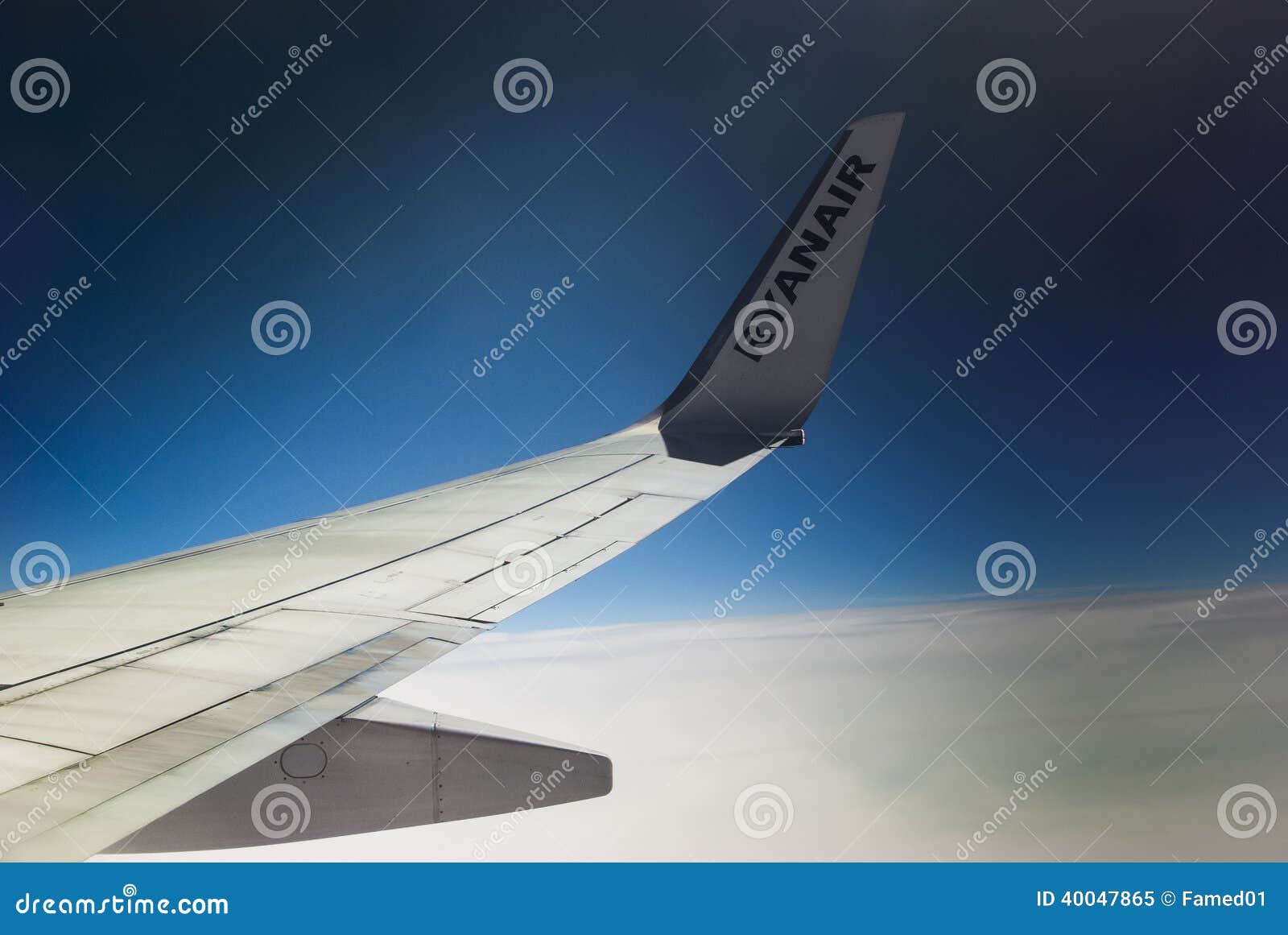Ryanair winglet editorial image. Image of europe, horizontal - 40047865