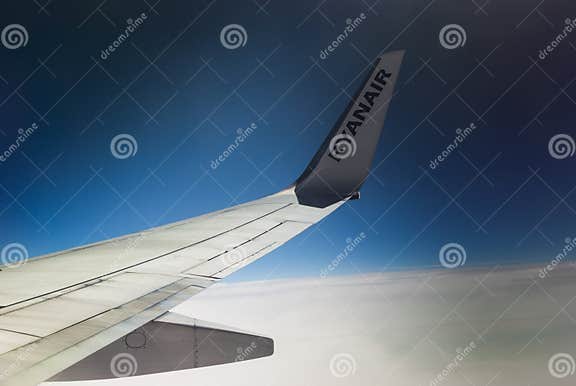 Ryanair winglet editorial image. Image of europe, horizontal - 40047865