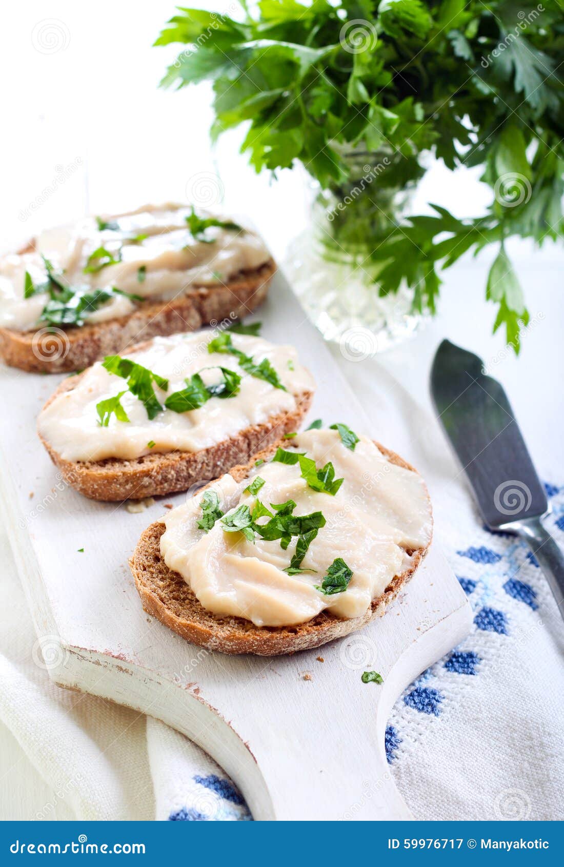 Rye bread slices stock image. Image of dinner, parsley - 59976717