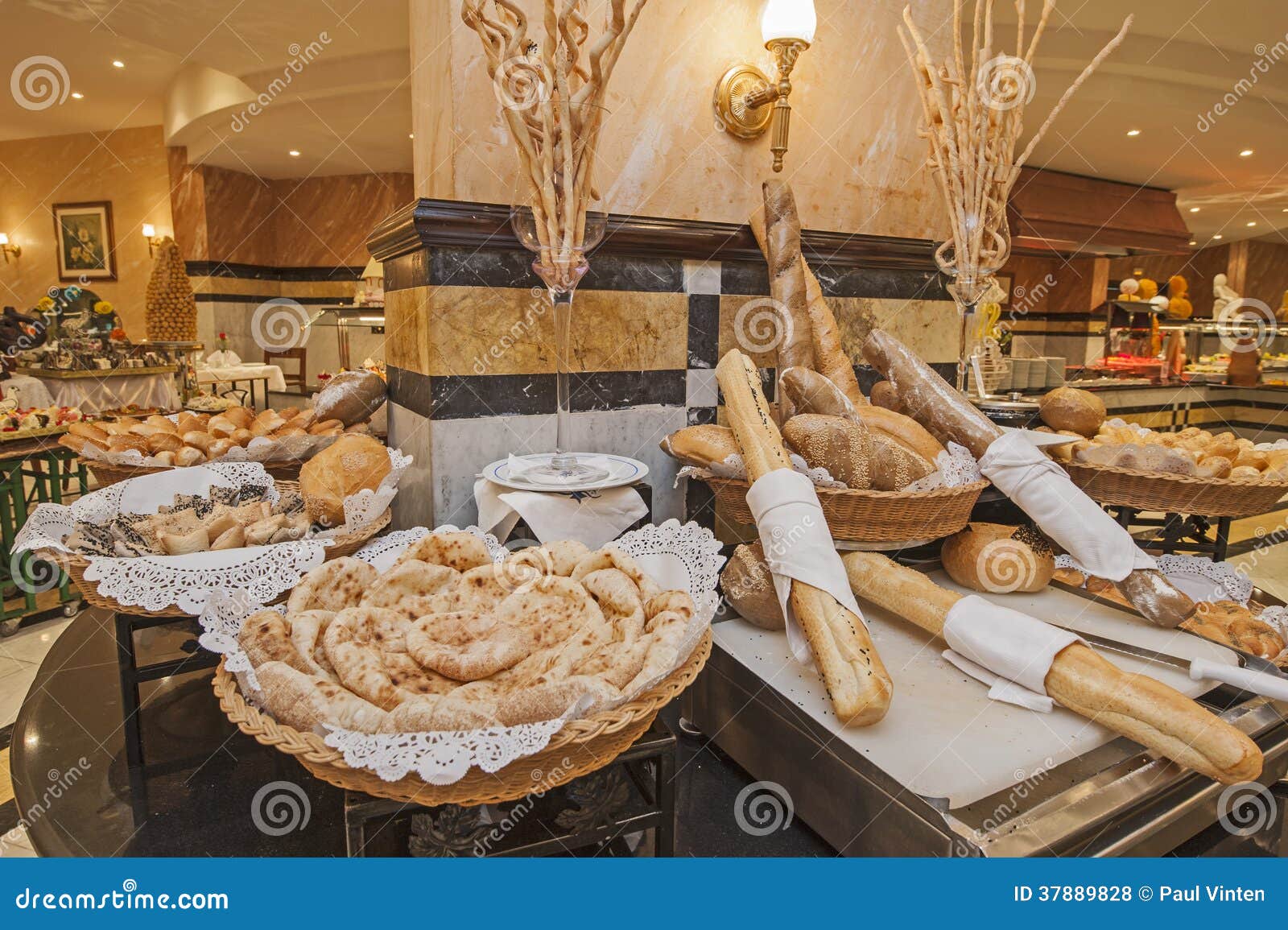 Sélection De Pain Au Buffet D'hôtel Photo stock - Image du sélection ...