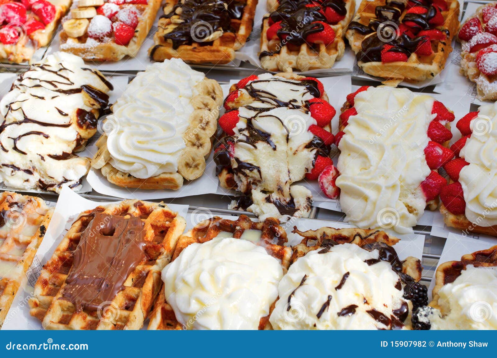 Sélection Des Gaufres Belges Photo stock - Image du dessert, pâtisserie ...