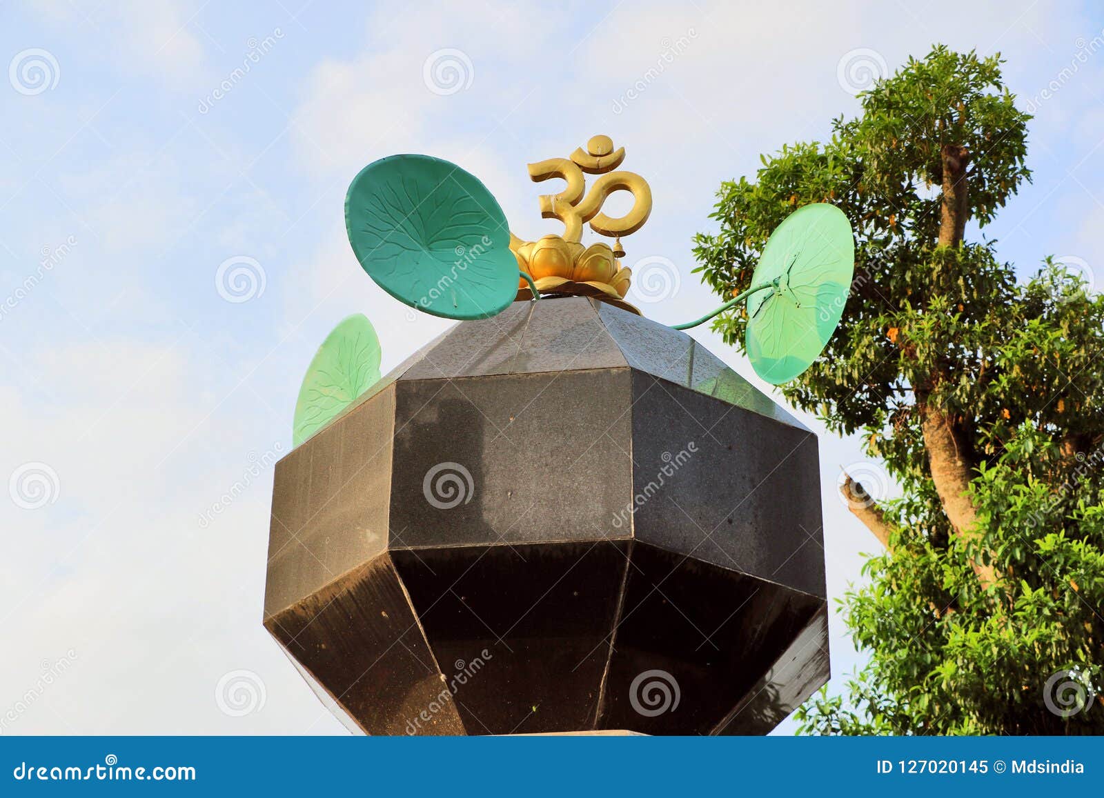 Símbolo Del Ohmio De Devine Imagen editorial - Imagen de ruegue ...