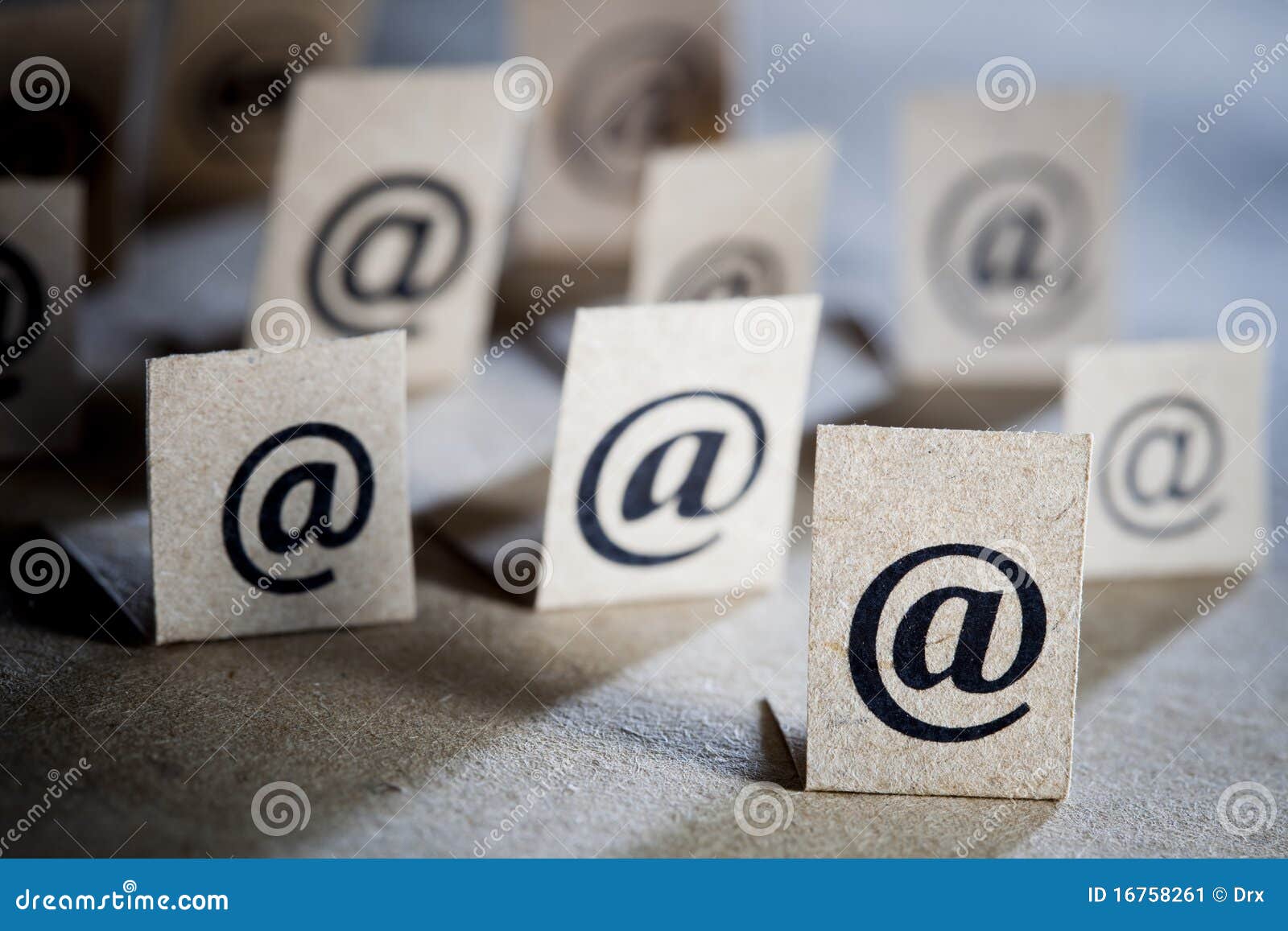 Símbolos do email imagem de stock. Imagem de internet - 16758261