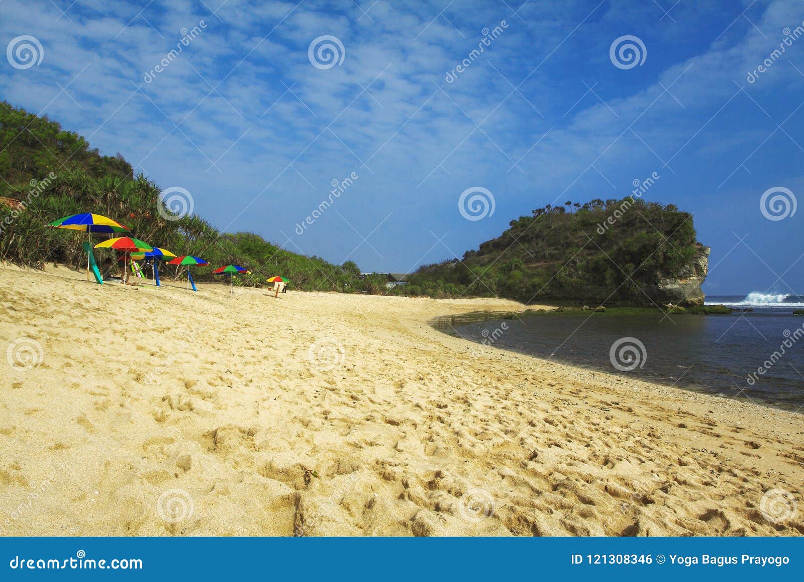 Süd-Java-Strand Mit Weißem Sand Stockfoto - Bild von meer, ozean: 121308346