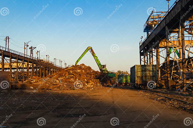 S Broom. Scrap Metal Loading. Mechanisms for Loading Scrap Metal ...