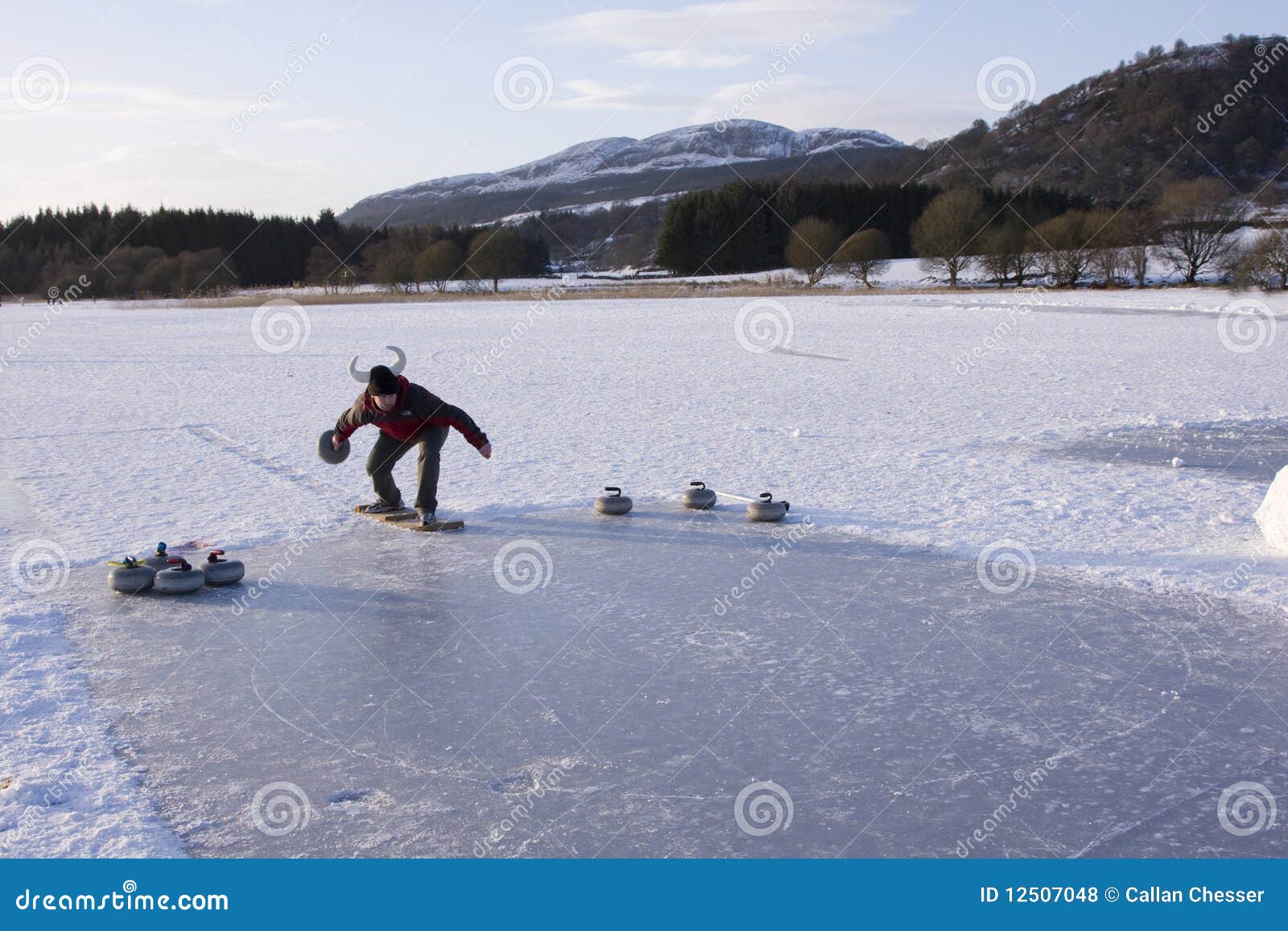 S'enrouler Sur Le Lac De Menteith Photo stock éditorial - Image du ...