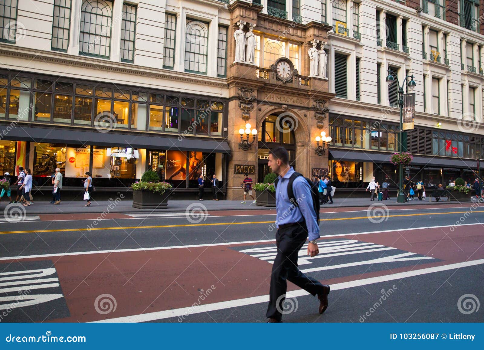 ` S Herald Square NYC De Macy Fotografía editorial - Imagen de heraldo, peatones: 103256087
