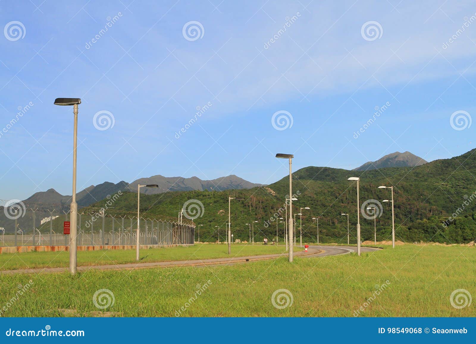 S Perimeter Road, Chek Lap Kok Editorial Stock Photo - Image of road ...