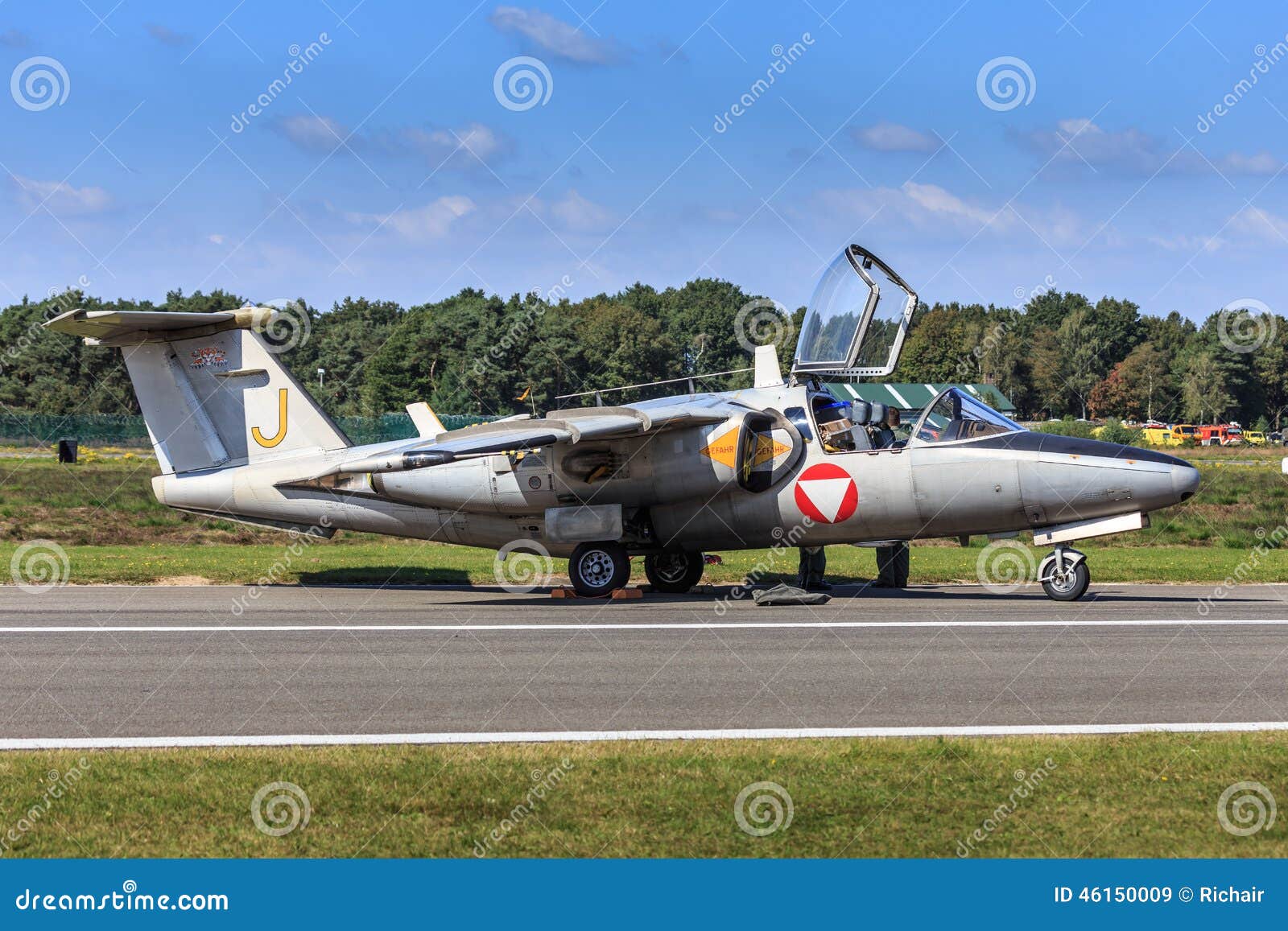 Saab 105 trainer editorial stock image. Image of platform - 46150009