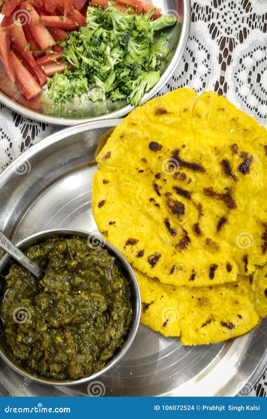 Saag De Ka Del Sarson De Makki Di Roti Foto de archivo - Imagen de ...