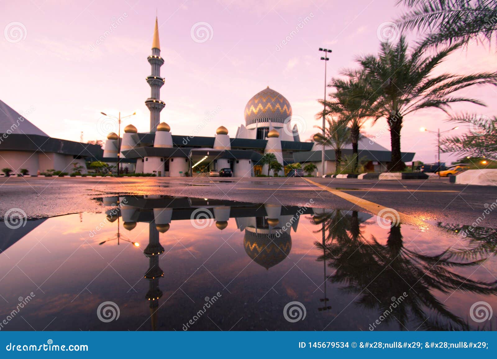 Sabah State Mosque stock photo. Image of sabah, island - 145679534