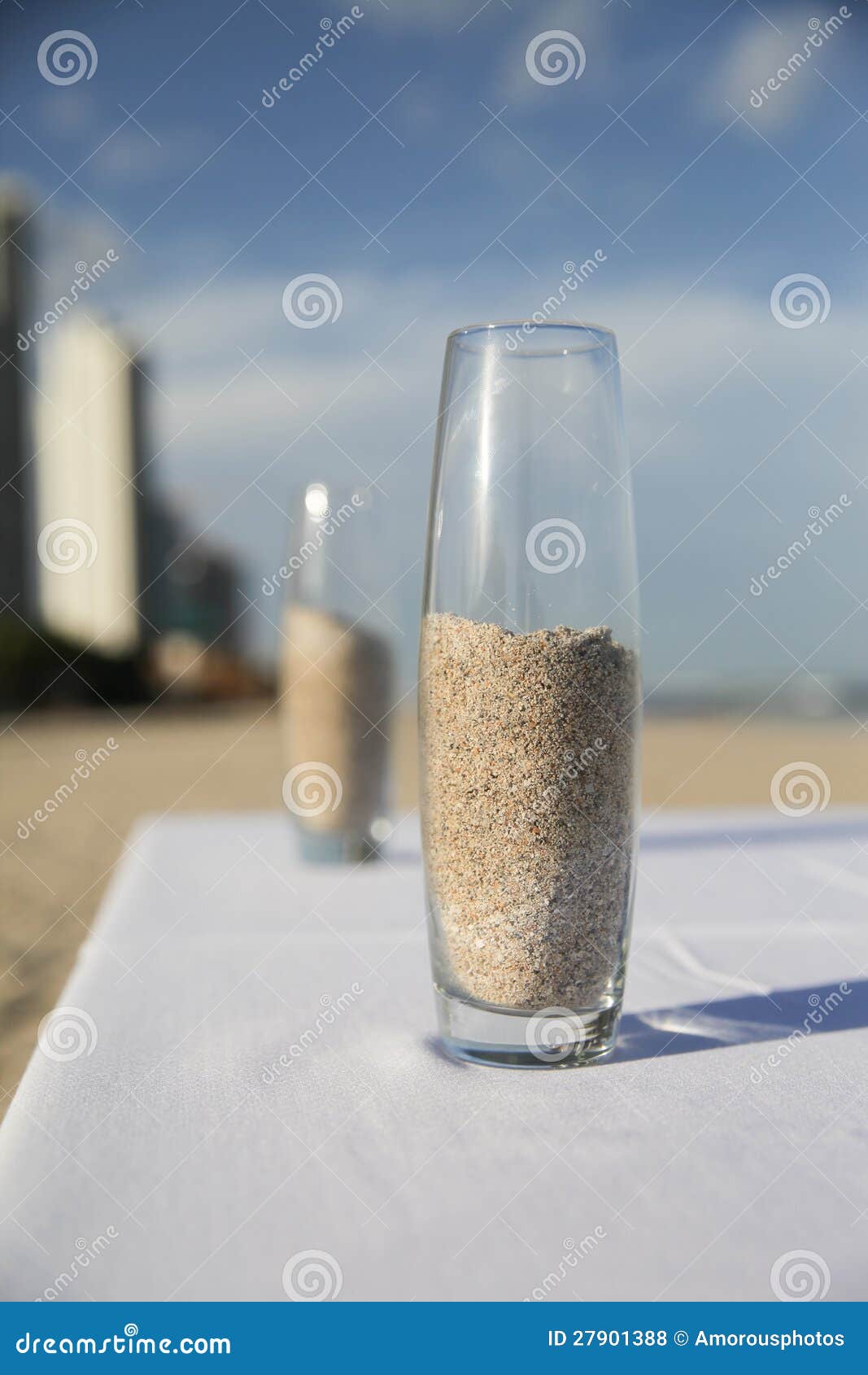 Sable Dans Le Vase En Verre Photo stock - Image du décoration, plis ...
