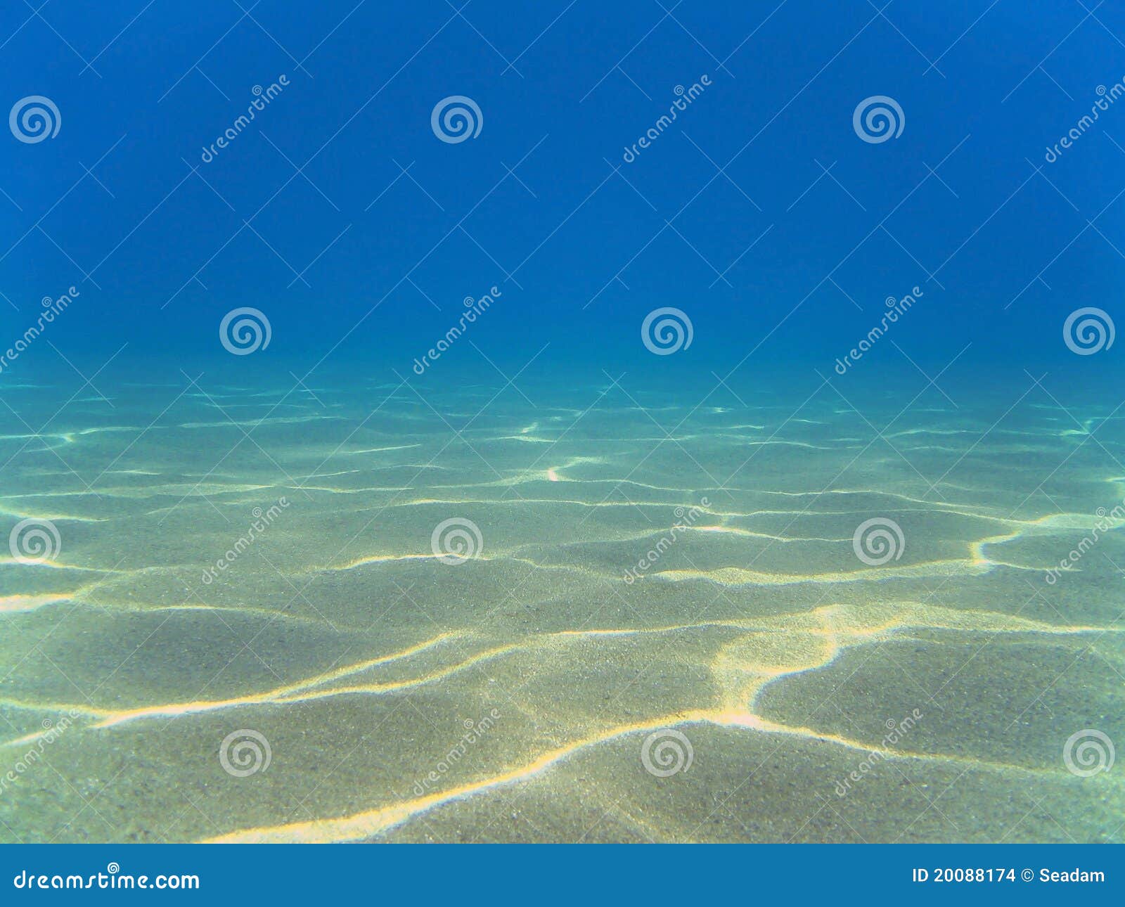 Sable sous-marin photo stock. Image du plage, scaphandre - 20088174