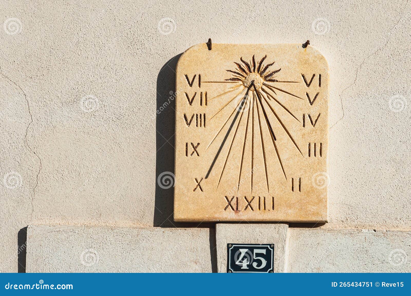 Andstone Sun Dial Clock, Showing Time As 10:02 am Stock Image - Image ...