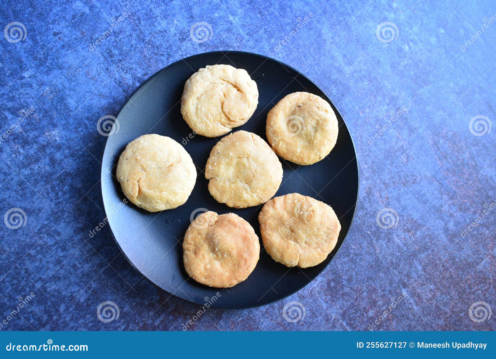 Sabrosa mathri imagen de archivo. Imagen de cocinado - 255627127