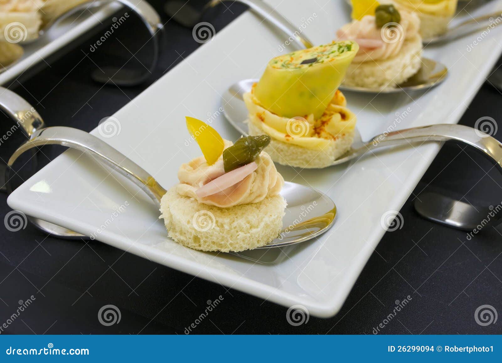 Sabroso foto de archivo. Imagen de plato, vector, blanco - 26299094