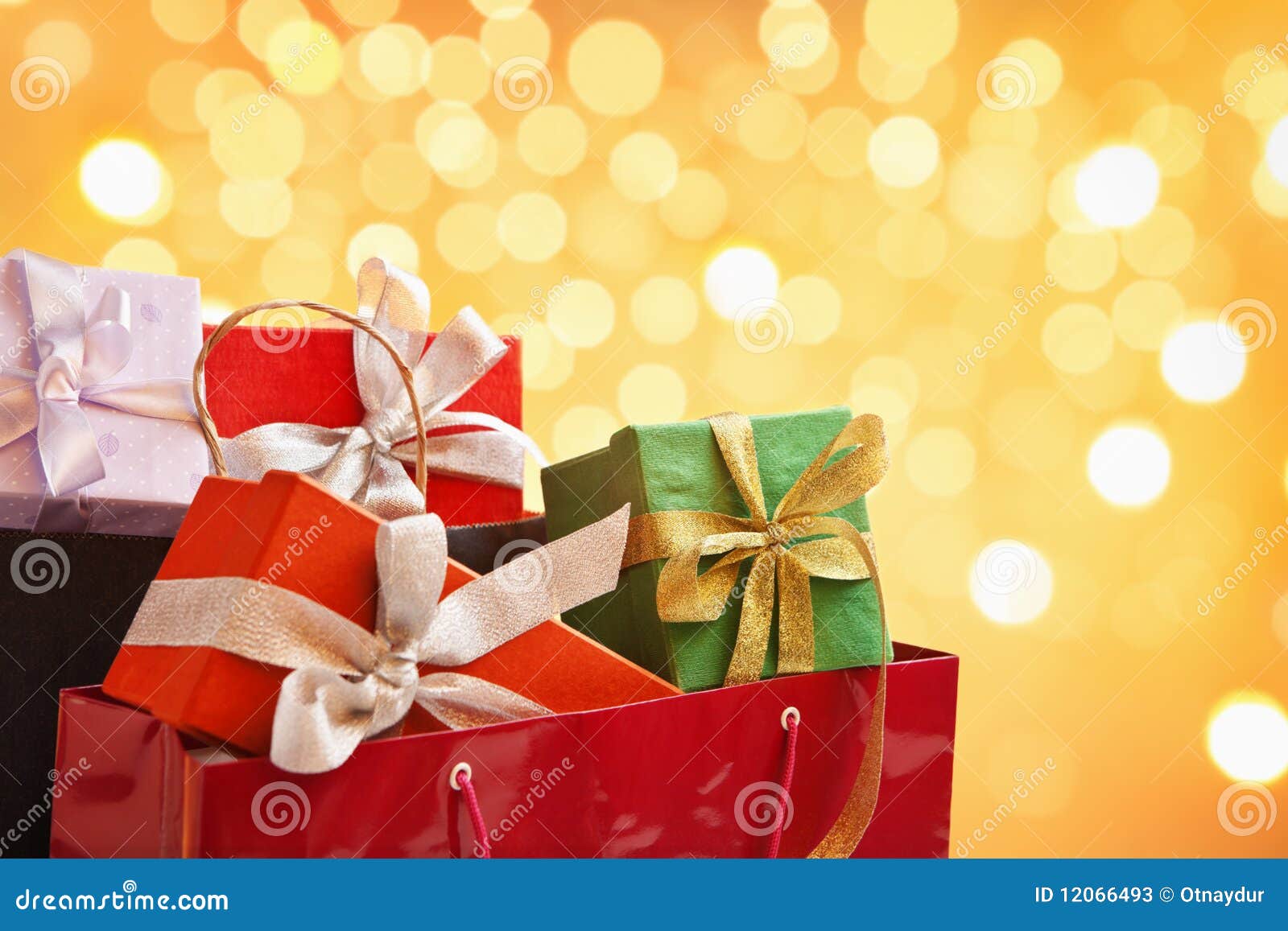 Saco Completamente Do Presente De Natal Imagem de Stock - Imagem de ...