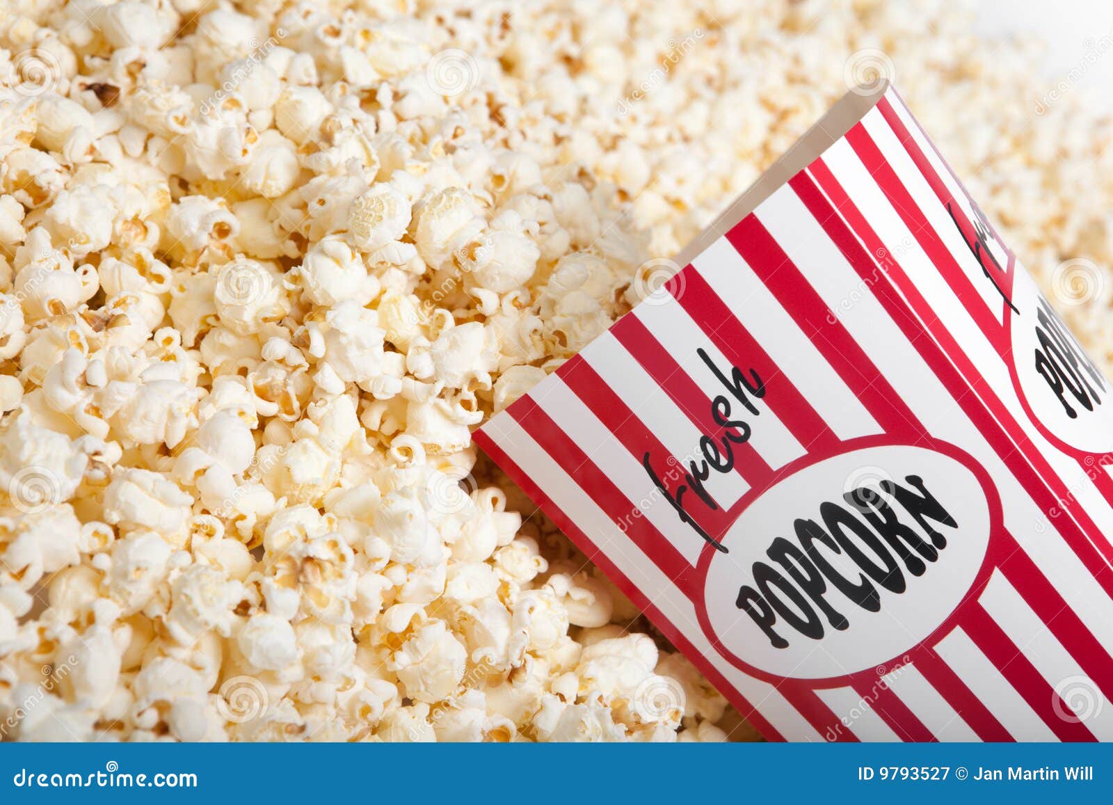 Saco da pipoca imagem de stock. Imagem de scrumptious - 9793527