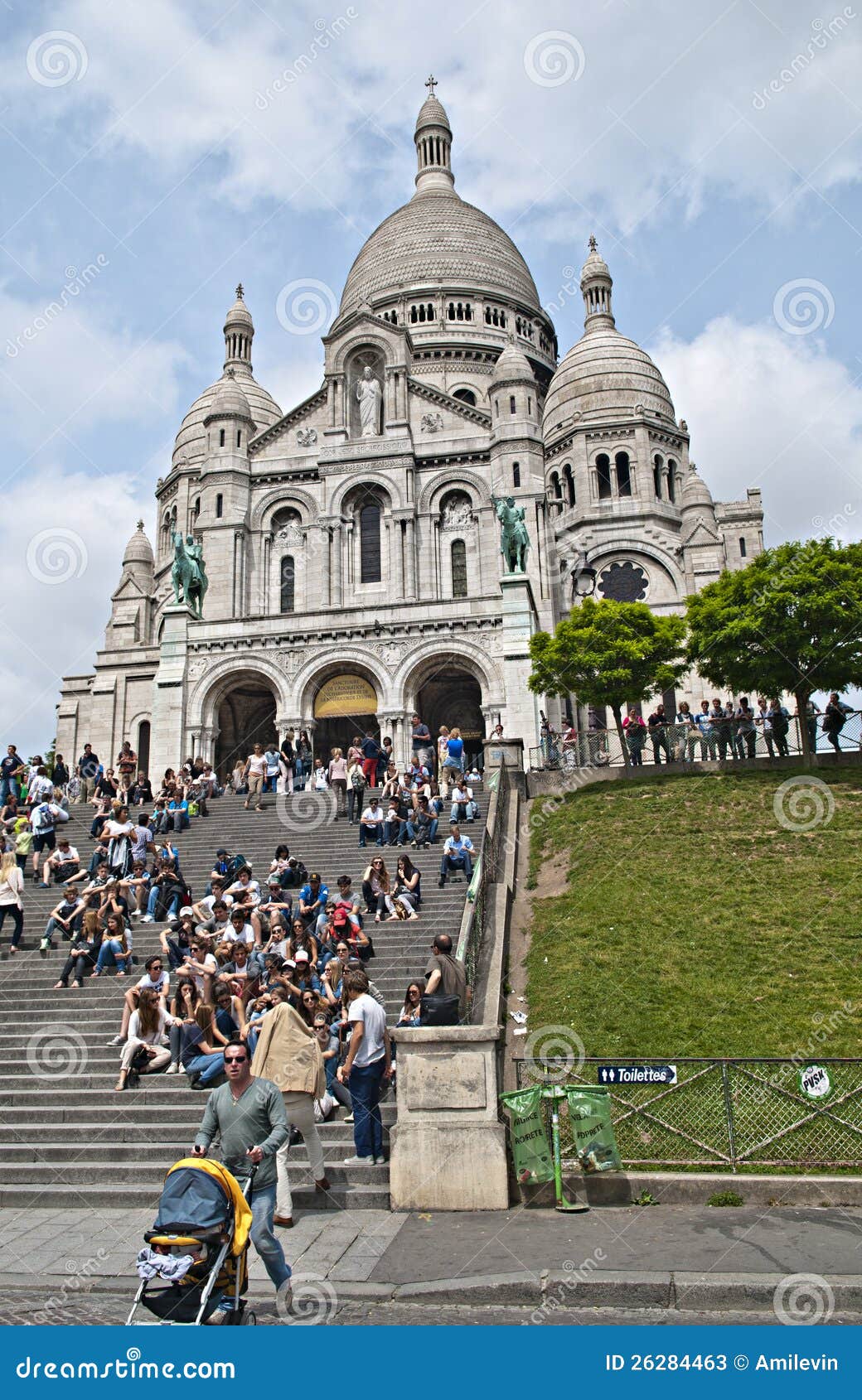 Sacre Coeur editorial stock photo. Image of paris, sacre - 26284463