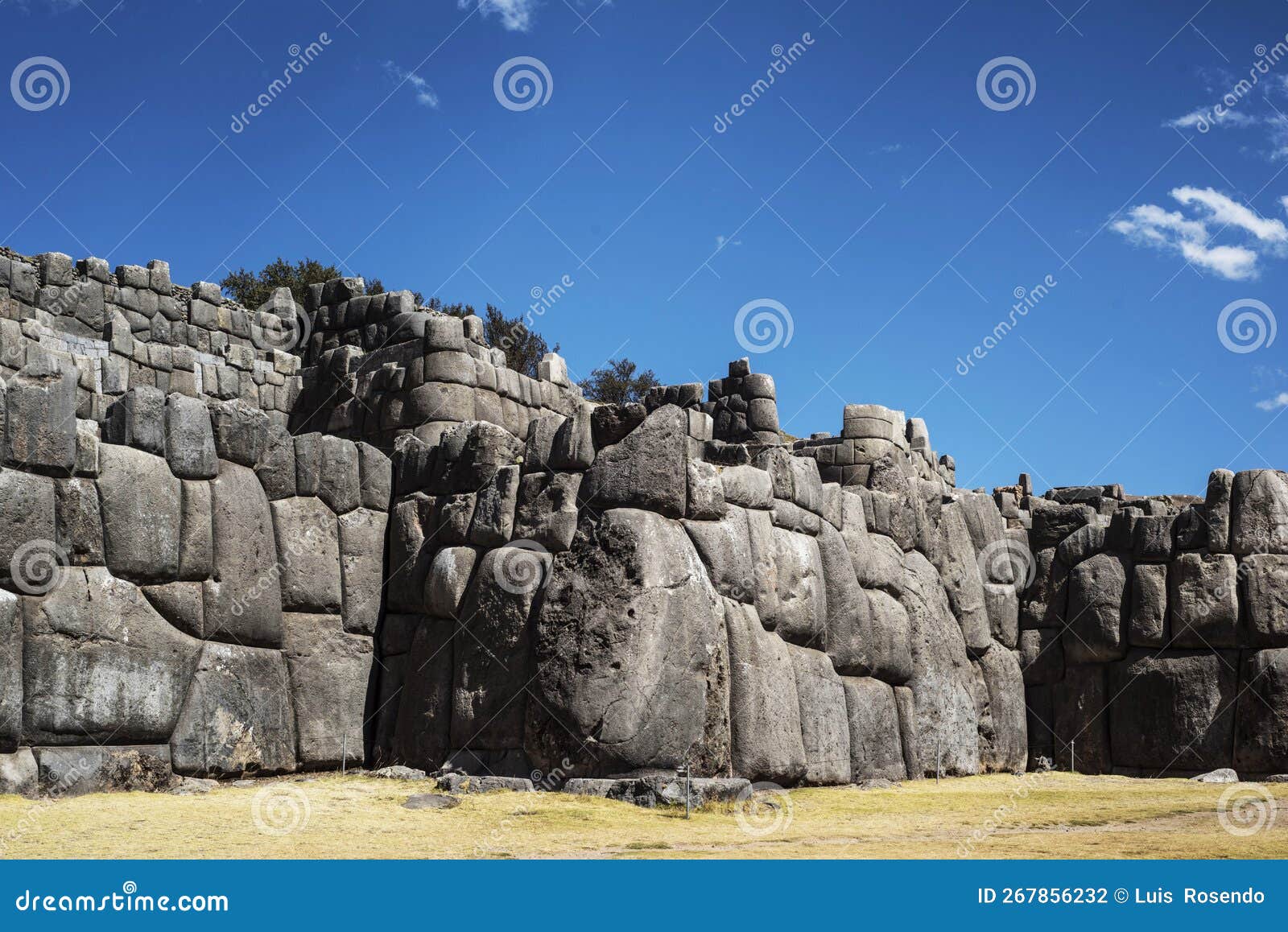 Sacsayhuaman, Ruinas Incas En Cusco, Peru Stock Photo - Image of ...
