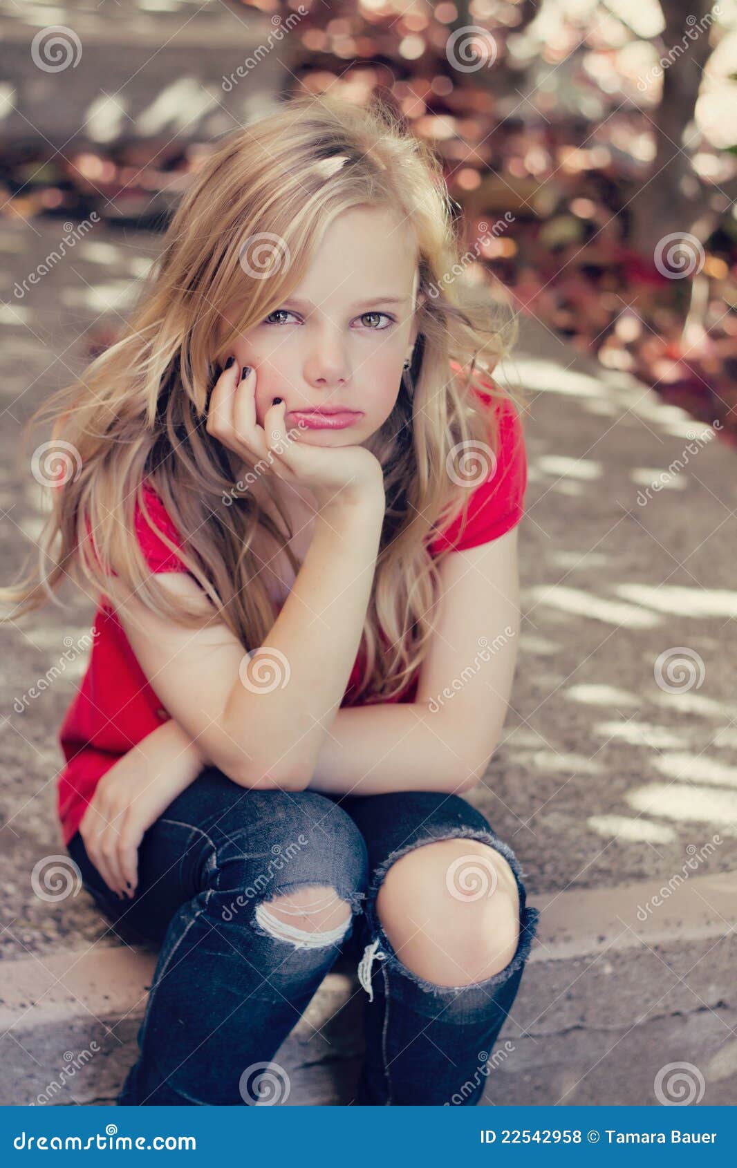 SAD barn för flicka arkivfoto. Bild av kaukasisk - 22542958