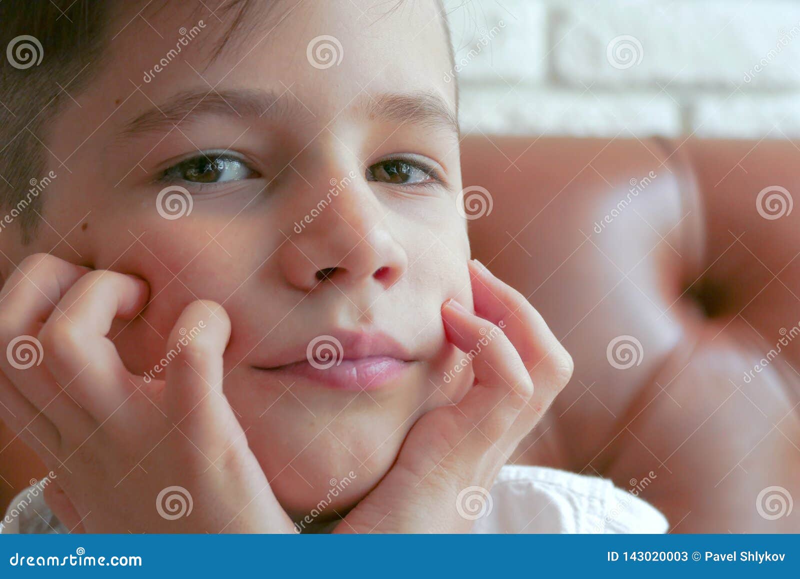 Sad kid portrait stock image. Image of indoor, closeup - 143020003