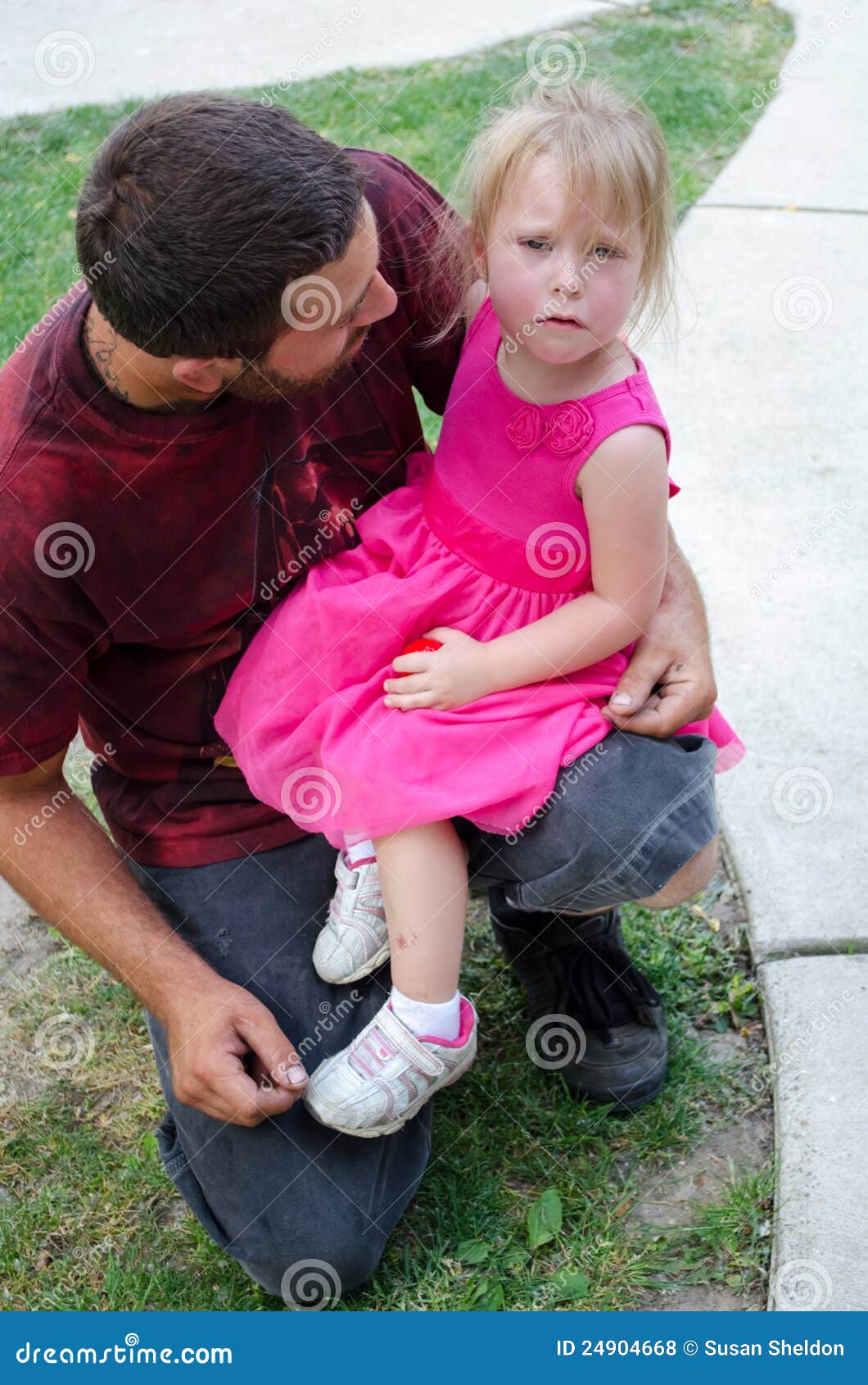 Sad Little Girl after a Fall Stock Photo - Image of hurt, hold: 24904668