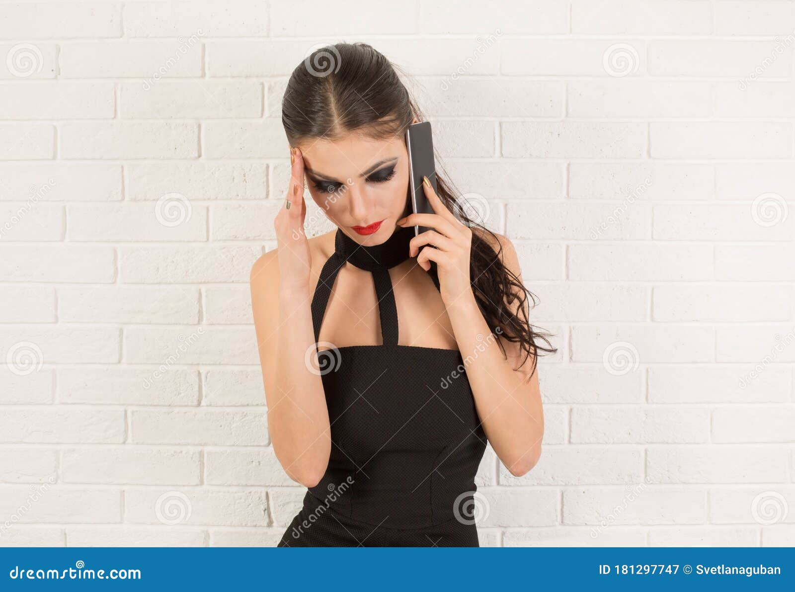 Sad Woman Talking On Phone Stock Image Image Of Divorce 181297747