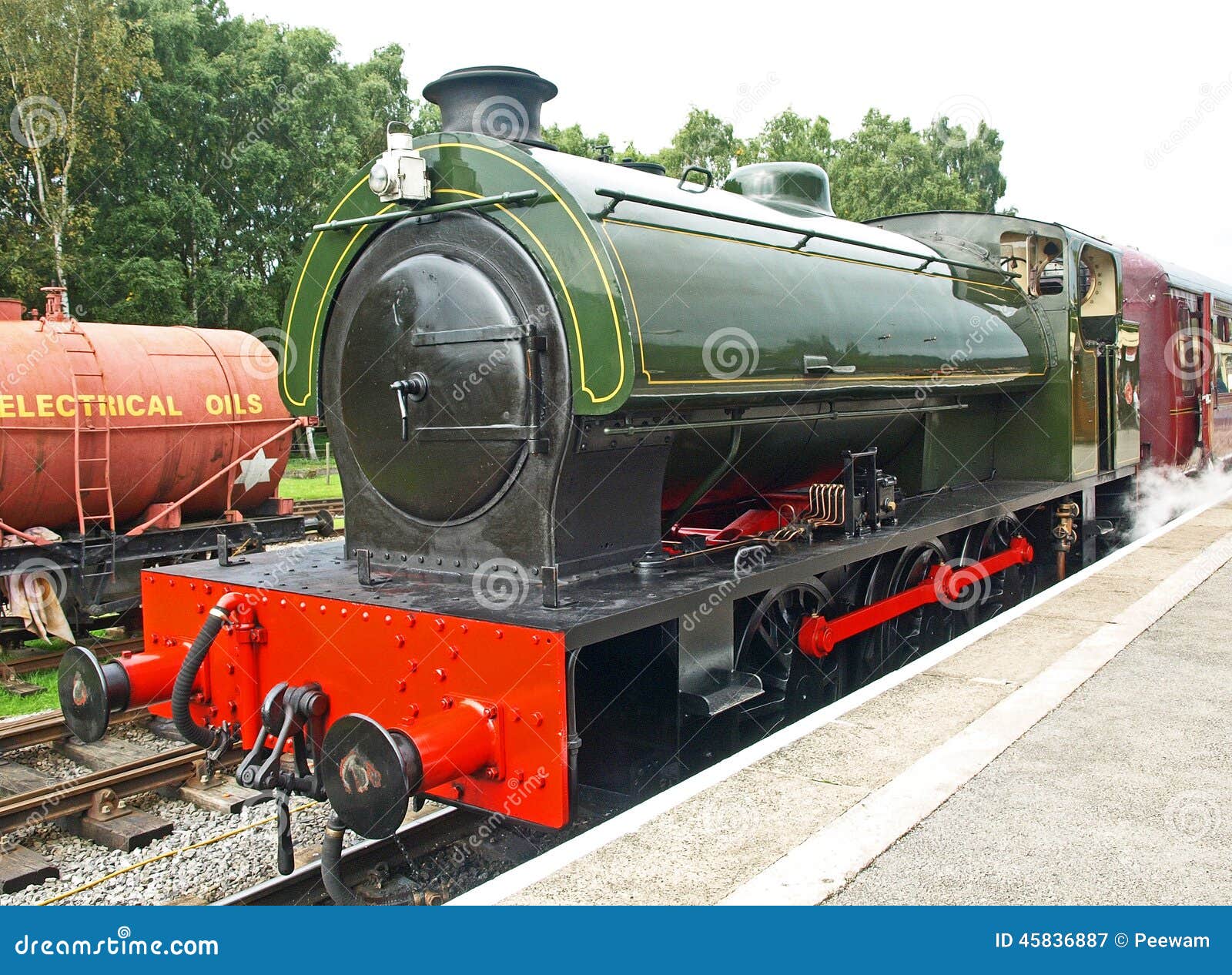 Green Saddle Tank Steam Engine - Derbyshire Editorial Photography ...