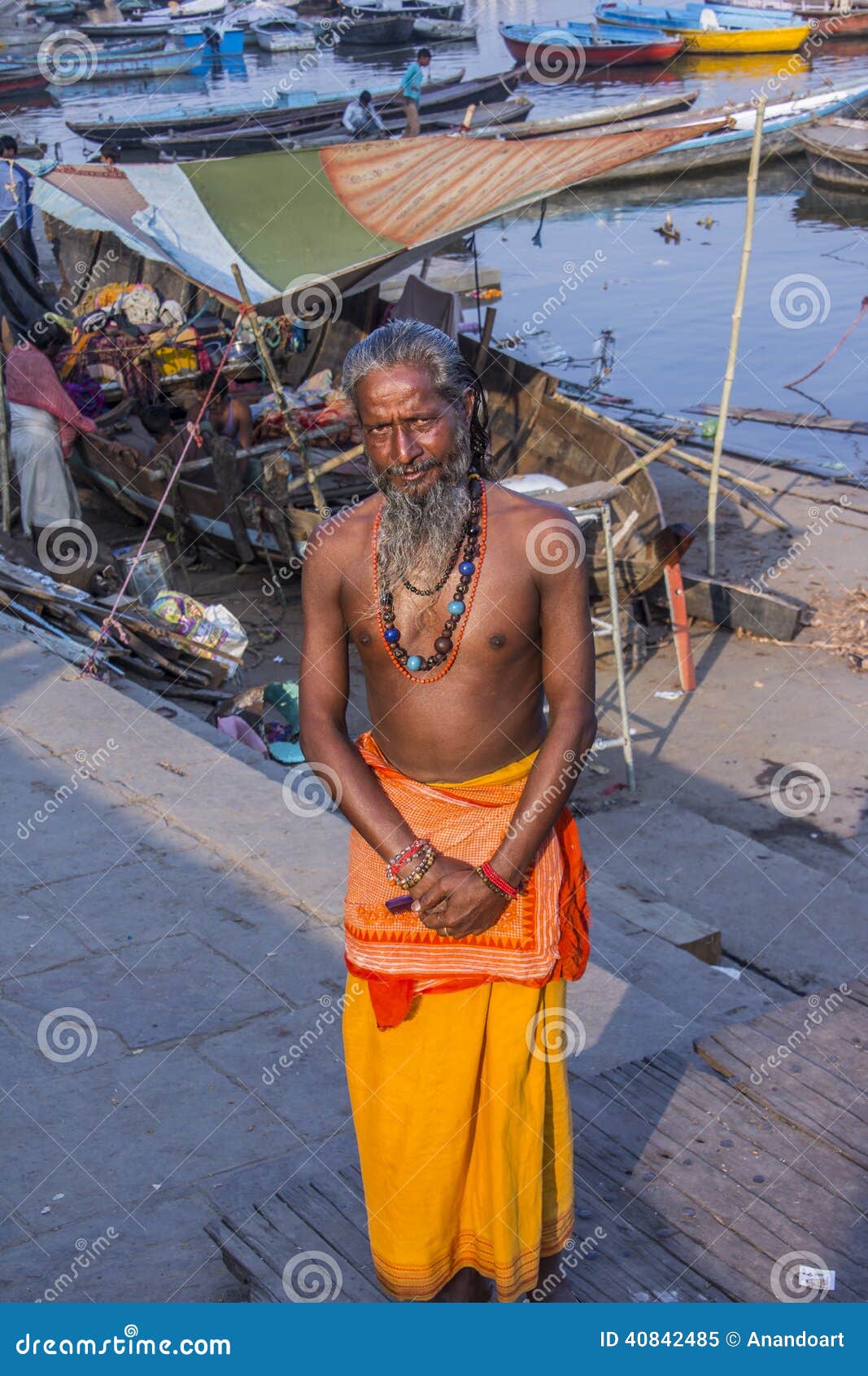 Sadhu en Varanasi imagen editorial. Imagen de varanasi - 40842485