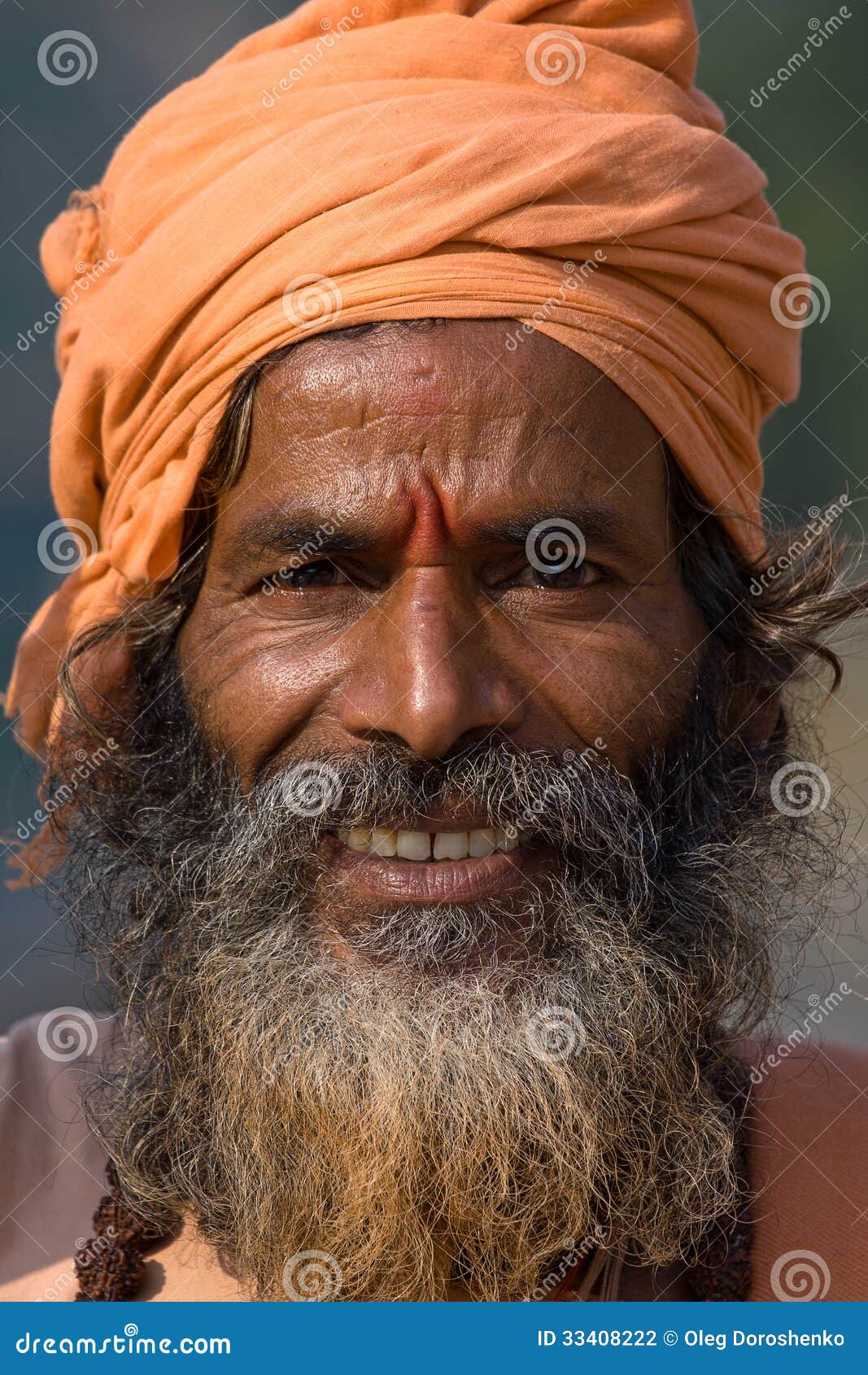 Sadhu indio (hombre santo) fotografía editorial. Imagen de gesto - 33408222