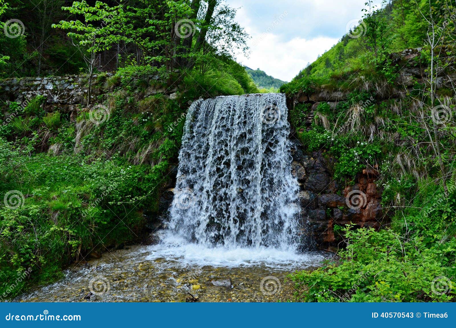 Sadu valley waterfall stock image. Image of nature, summer - 40570543