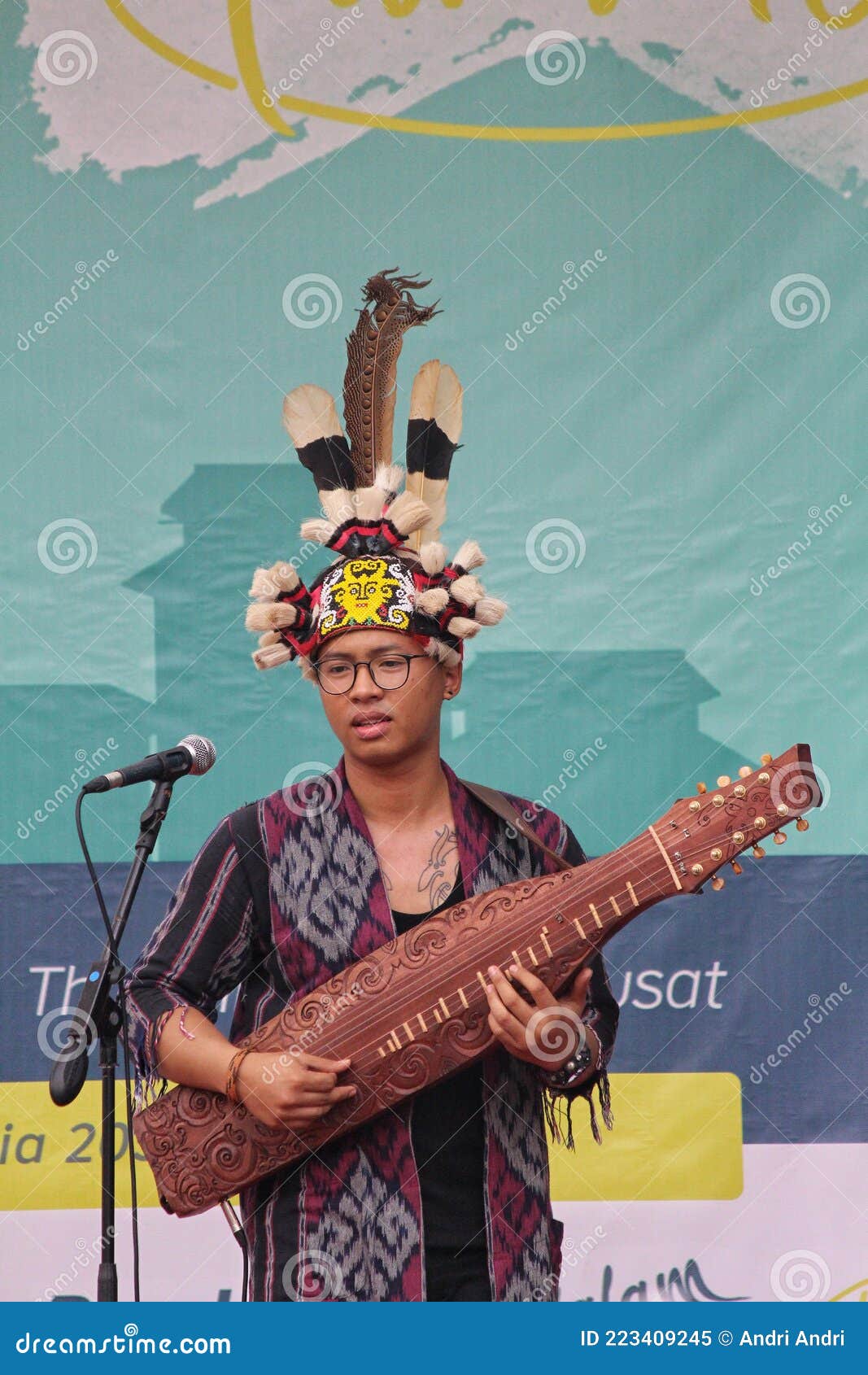 Safa Tradisional Music Player Editorial Image - Image of tradisional ...