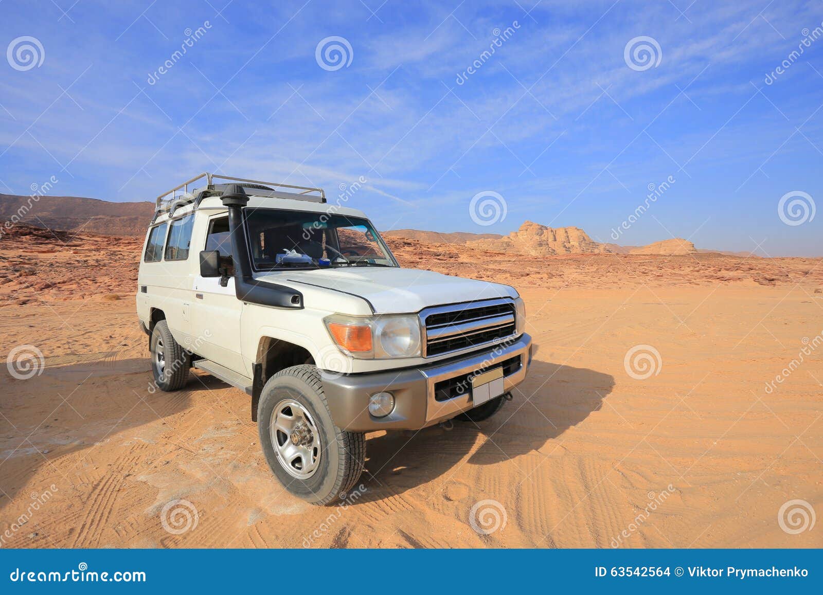 Safari do jipe imagem de stock editorial. Imagem de extremo - 63542564