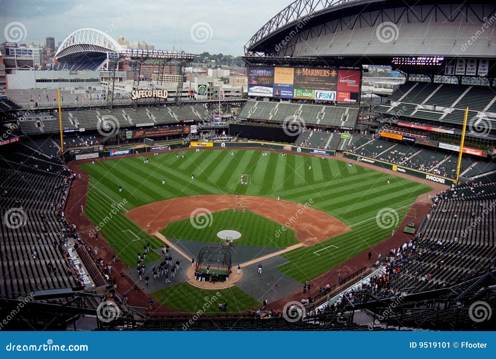 Safeco Field - Seattle Mariners Editorial Photo - Image of pitcher ...