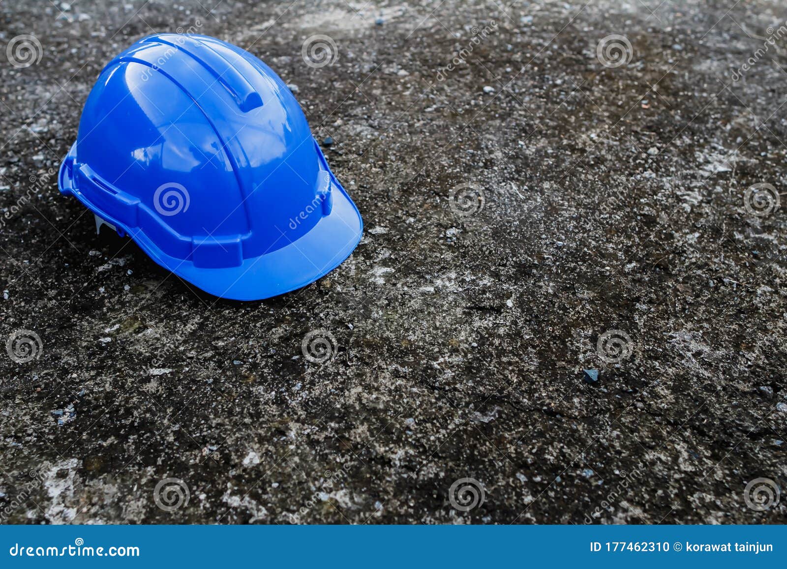 Safety Helmets are a Safety Protection Device in Construction Sites for ...