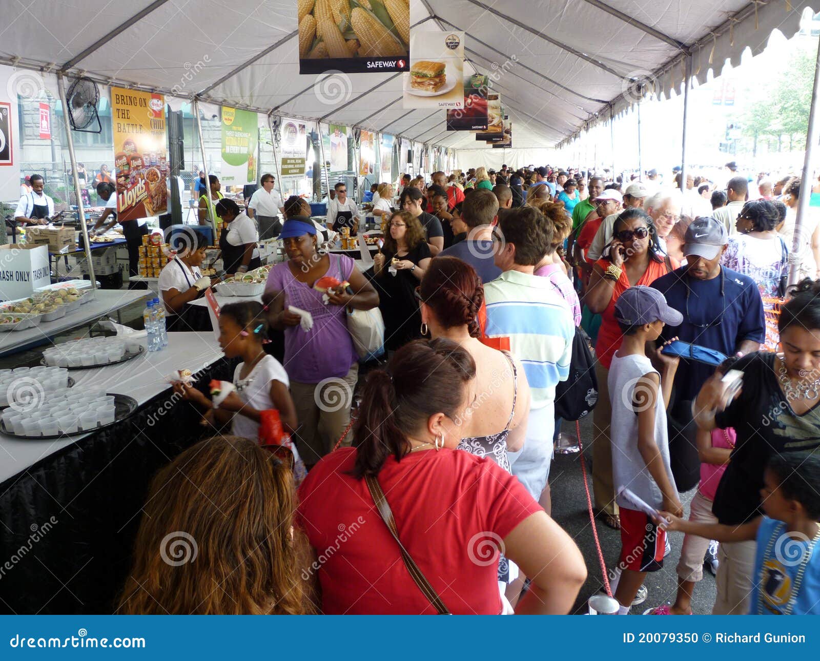 Safeway Food Pavillion editorial image. Image of capital - 20079350