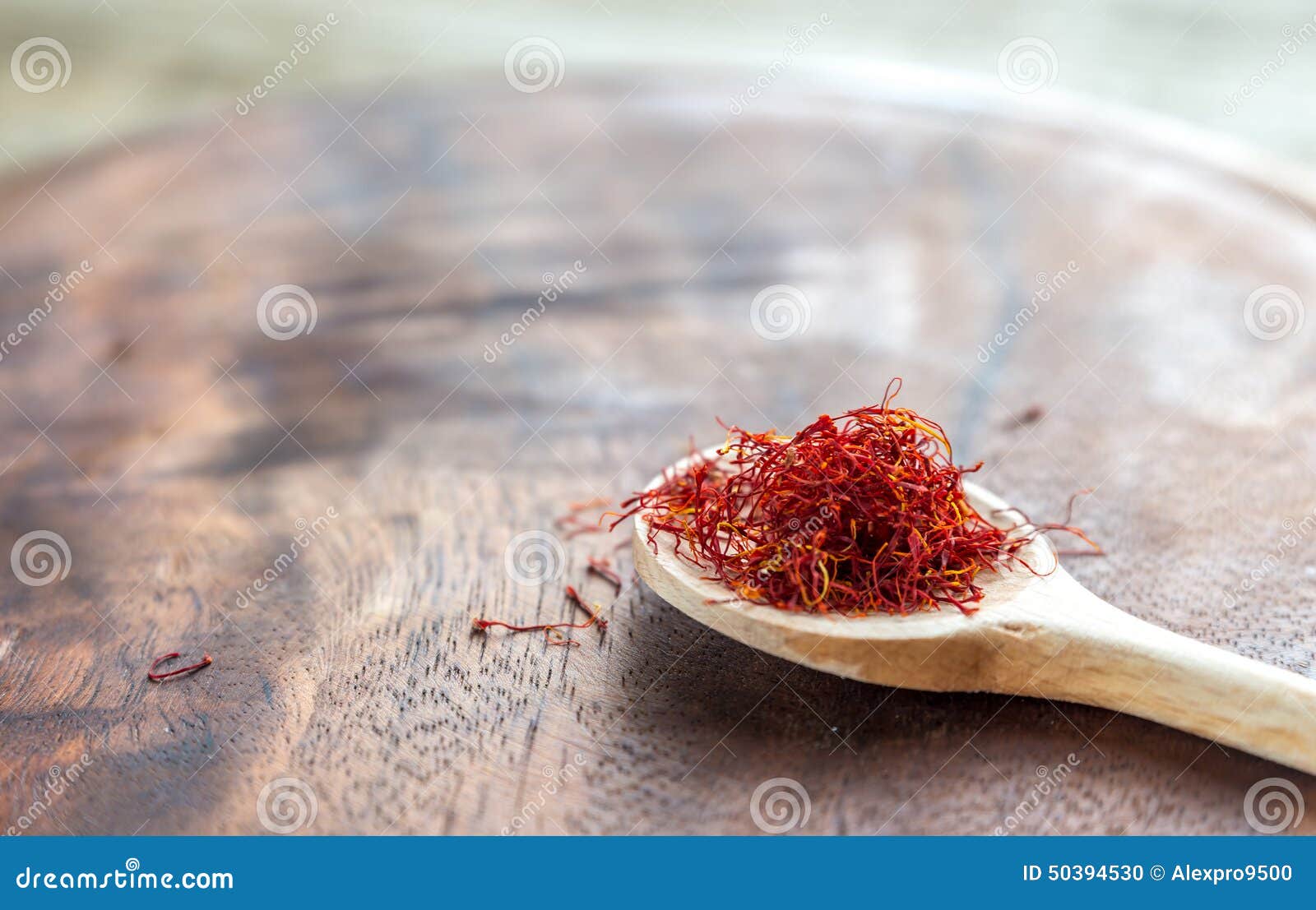 Saffron on the Wooden Spoon Stock Photo - Image of crocus, color: 50394530