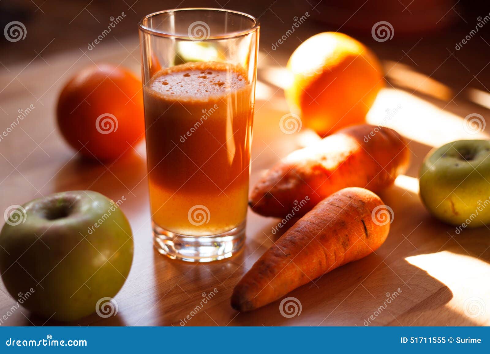 Saft stockbild. Bild von teil, frische, frech, gesund - 51711555