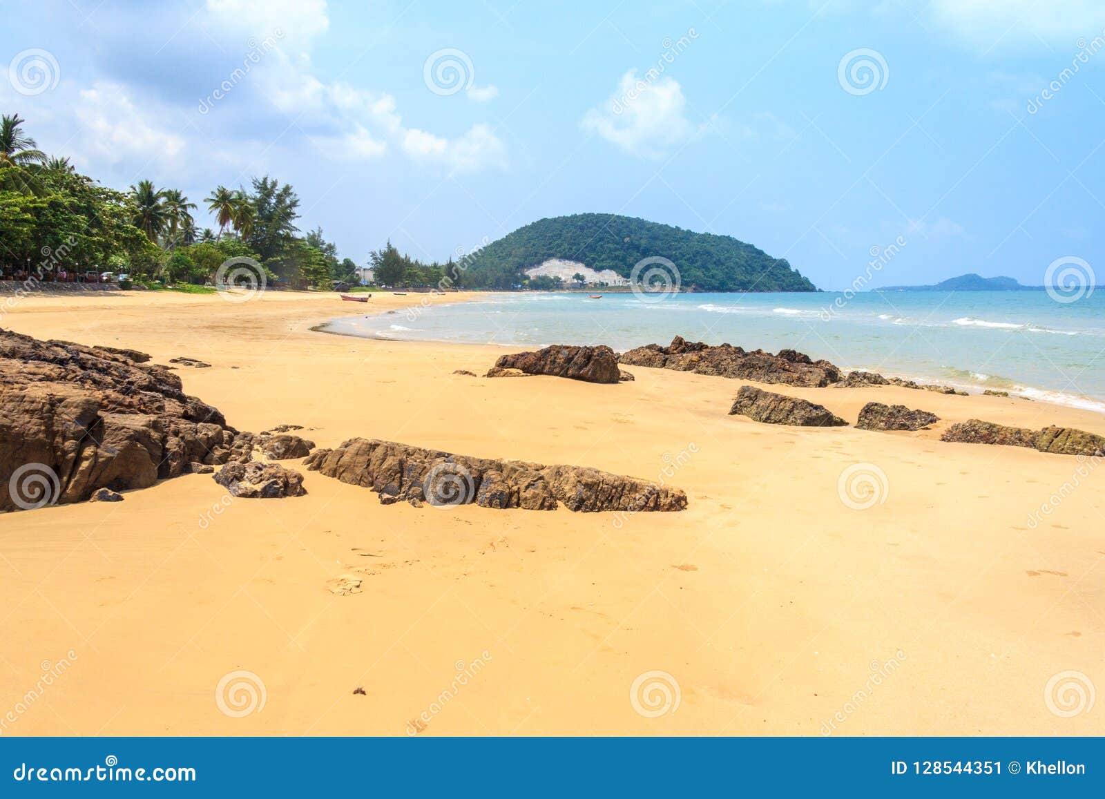 Sai Ri Beach, stock image. Image of east, waves, trees - 128544351