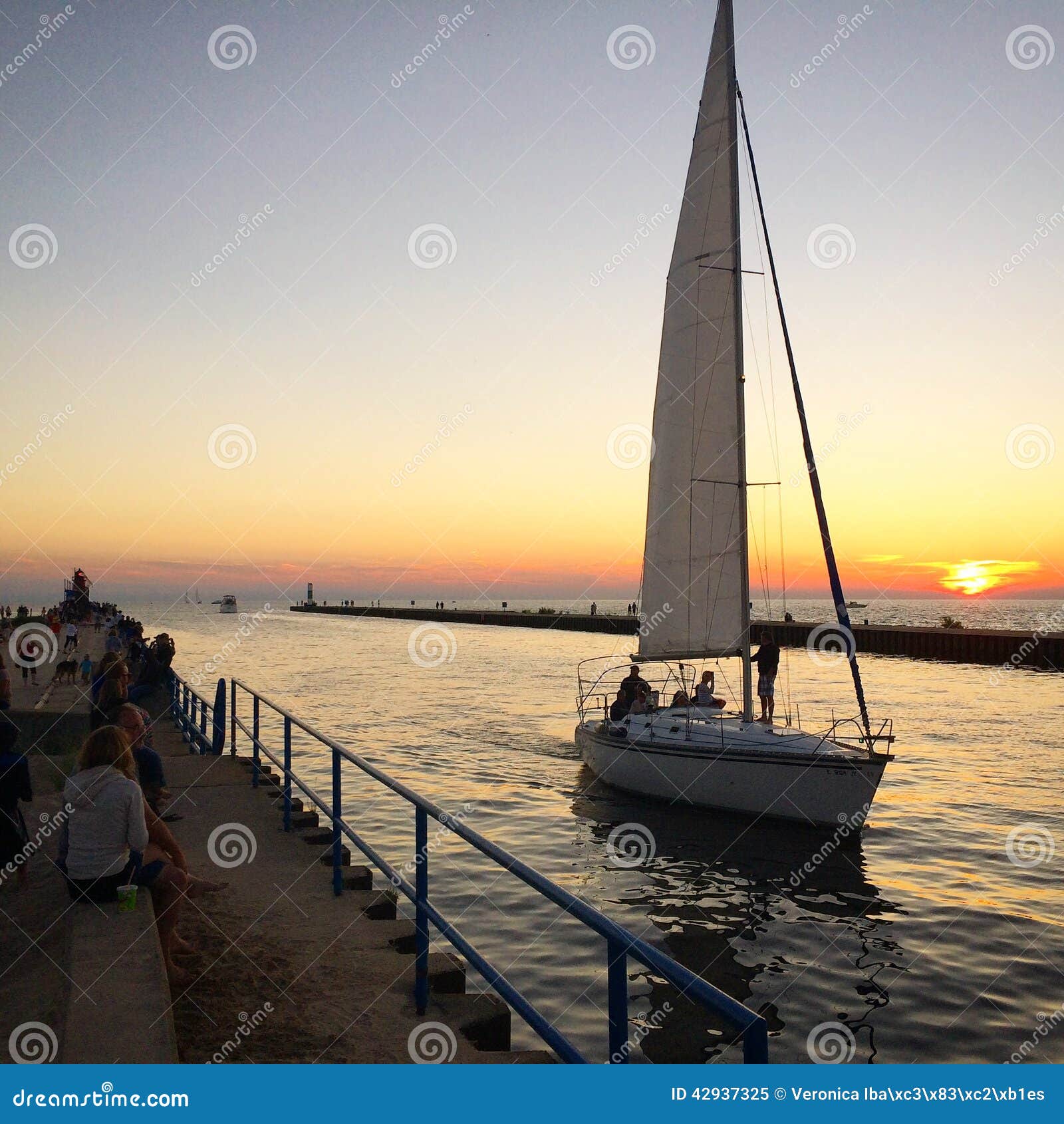 Sailboat sunset editorial image. Image of sunset, lake - 42937325