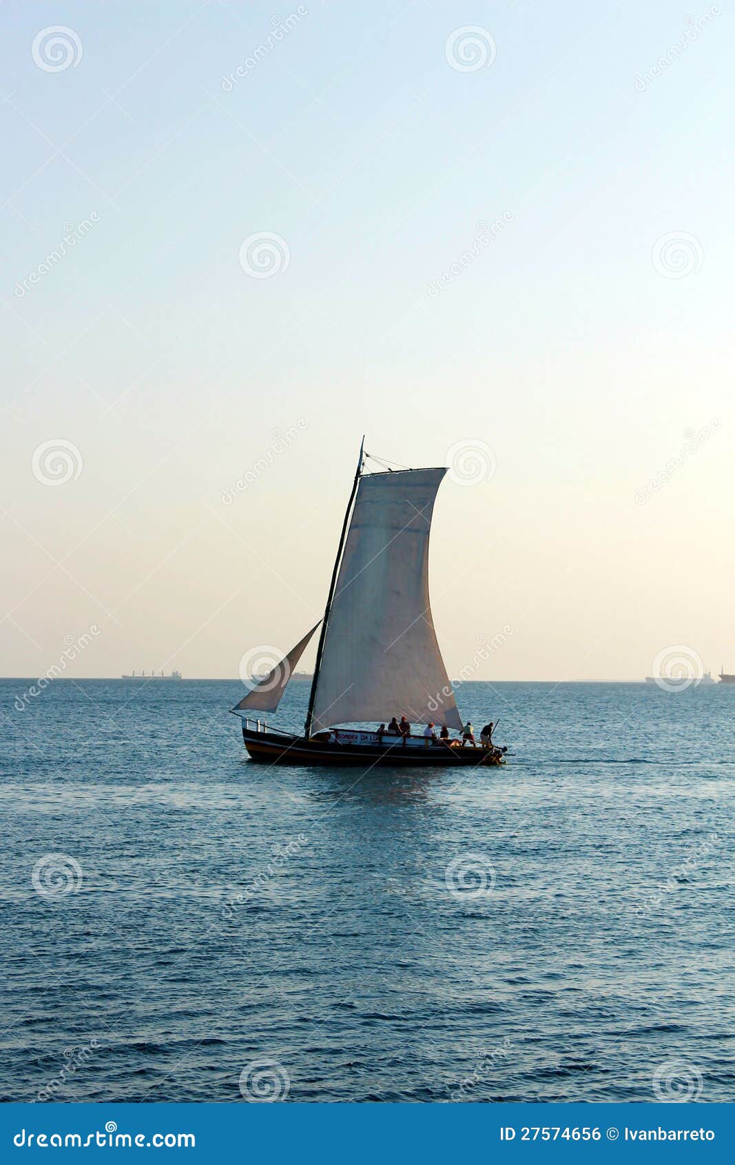Sailing boat in the wind editorial photo. Image of salvador - 27574656