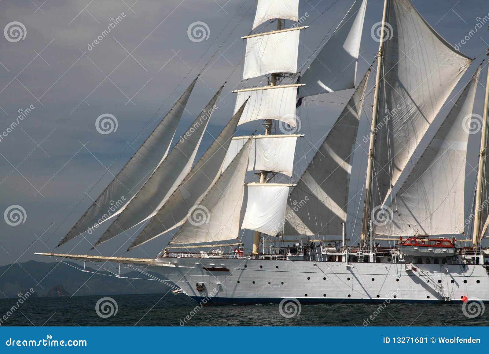Sailing Clipper Under Full Sail Stock Image - Image of passage, rigging ...
