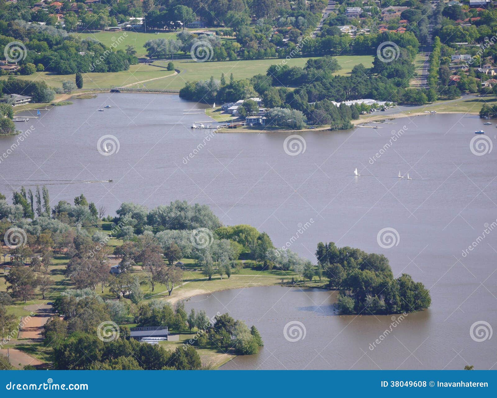 Sailing on the Lake of Canberra Stock Photo - Image of green, centre ...