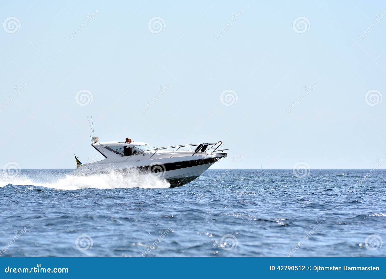 Sailing and power boat editorial photography. Image of launch - 42790512
