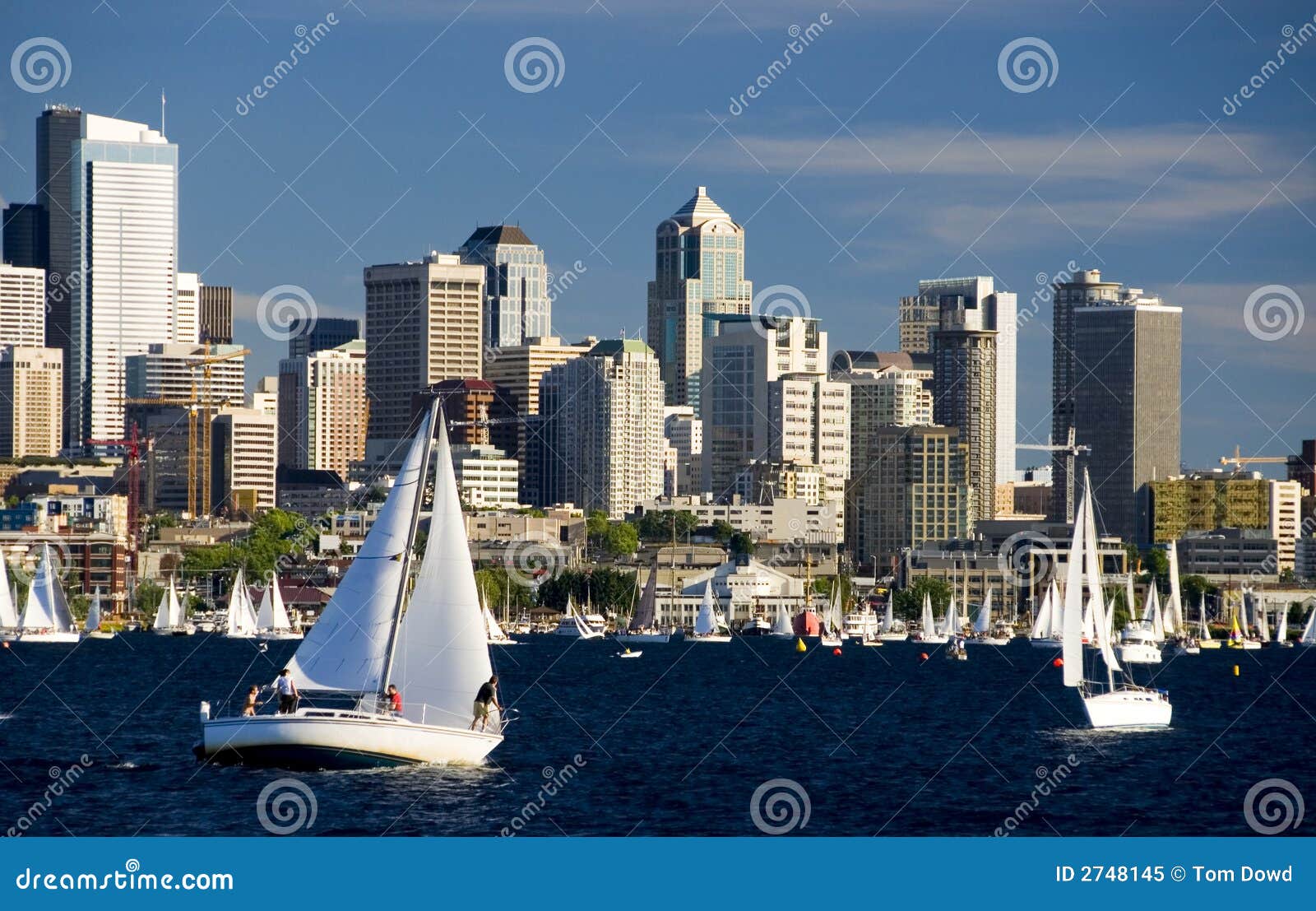 Sailing in Seattle editorial image. Image of people, breeze - 2748145